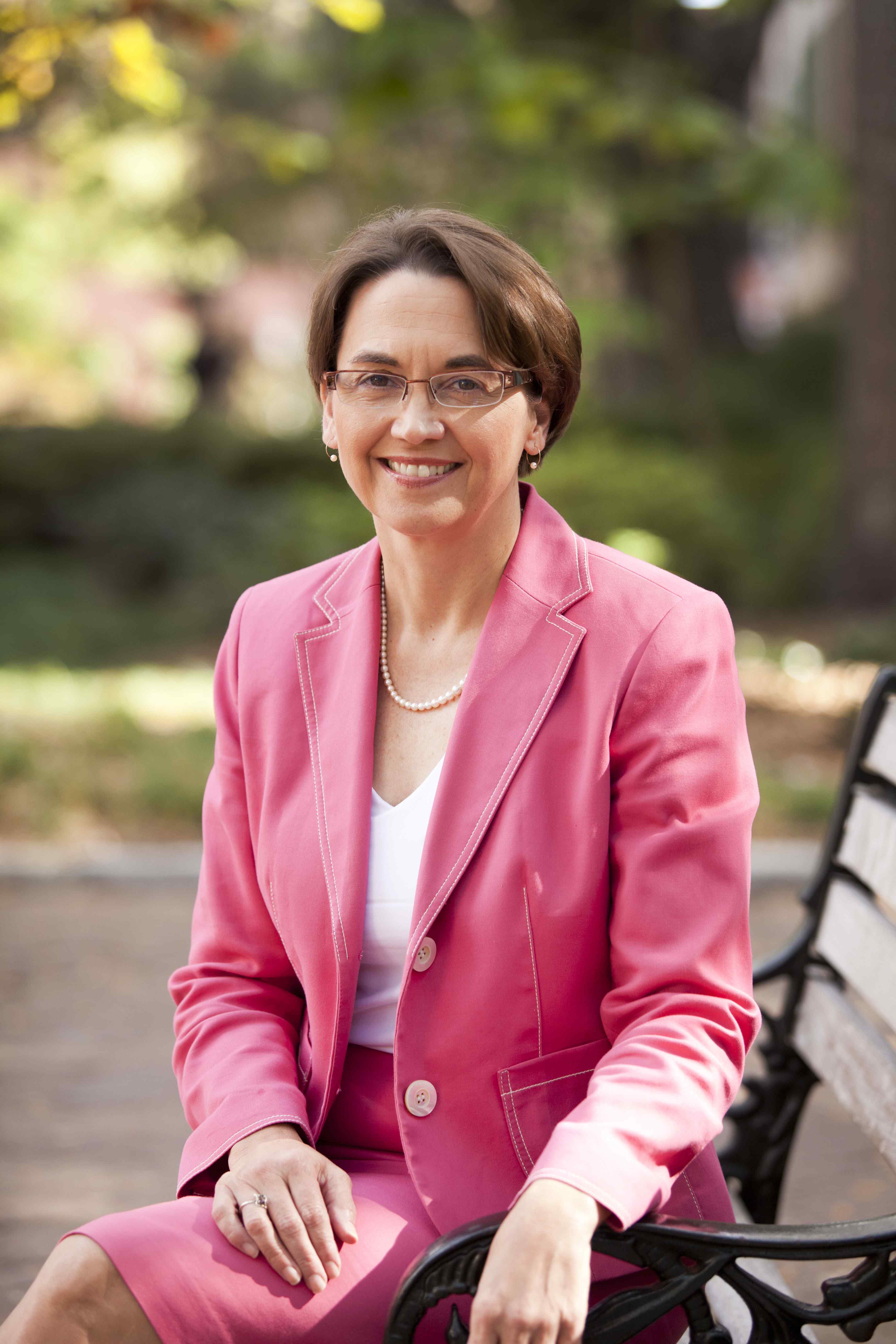 Trisha Folds-Bennett Named Dean of the Honors College - The College Today